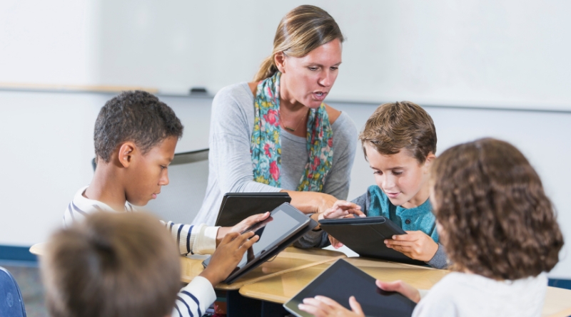 Technology, education and pre-teen years - Cybercology